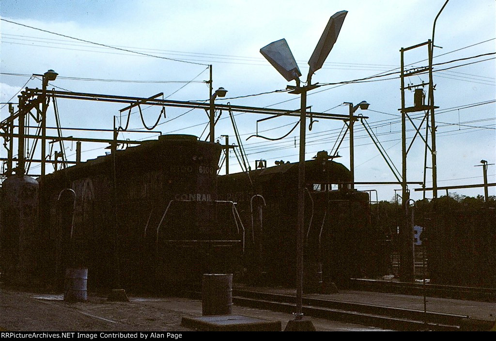 SP U25B 6755 and CR SD45 6100